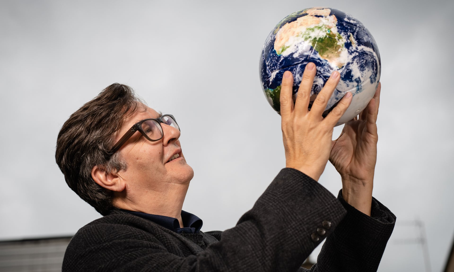 About Artists: MARK WALLINGER - a śort spel